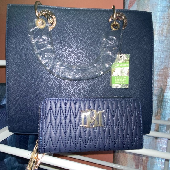 Badgley Mischka | Bags | Nwt Badgley Mischka 2ferbag 29 Matching Wallet ...